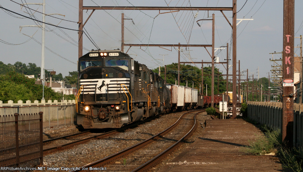 NS 6766 on 17G
